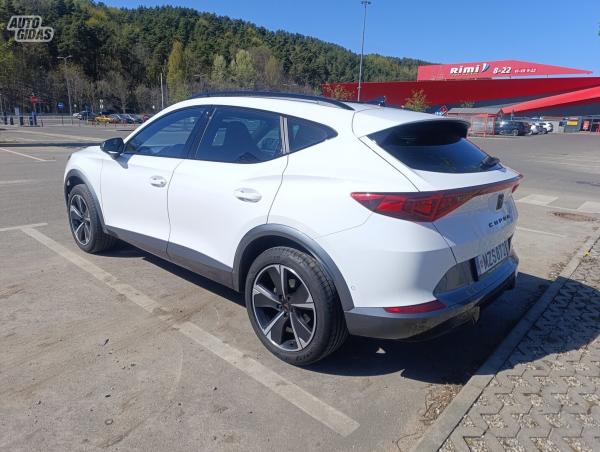 Белый Cupra Formentor 2024 в Вильнюс, объемом двигателя 1.50 л и пробегом 24 тыс. км за 28000 €, фото 2 на AUTOMOTO.COM.LV
