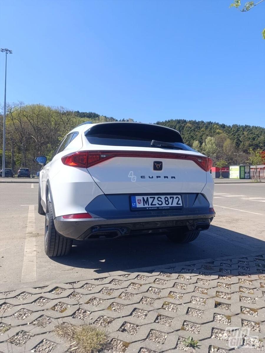 White Cupra Formentor 2024 in Vilnius, with an engine capacity of 1.50 L and mileage of 24 thousand km for 28000 €, photo 5 on AUTOMOTO.COM.LV