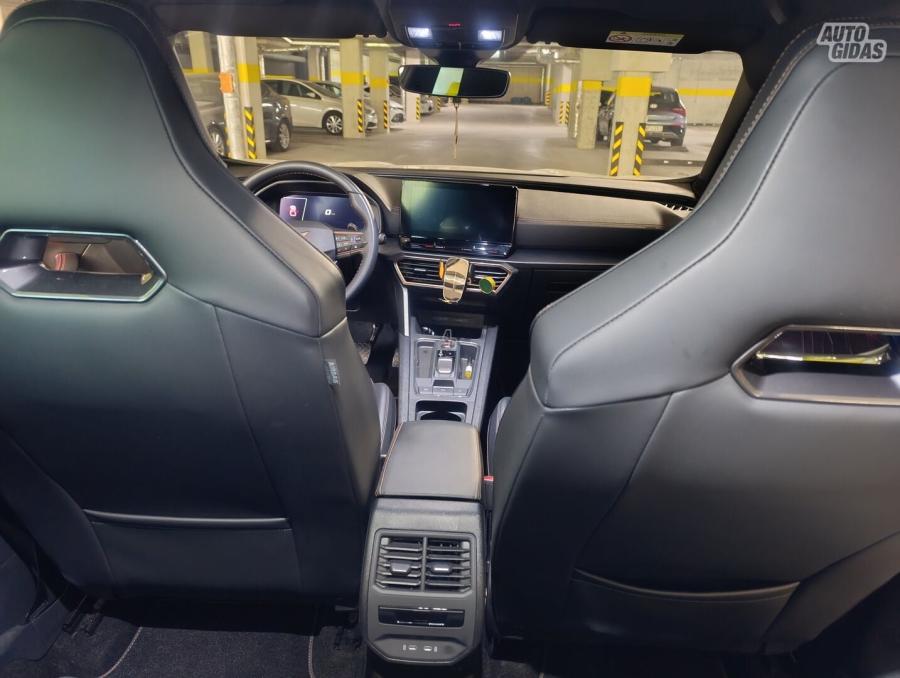 White Cupra Formentor 2024 in Vilnius, with an engine capacity of 1.50 L and mileage of 24 thousand km for 28000 €, photo 8 on AUTOMOTO.COM.LV