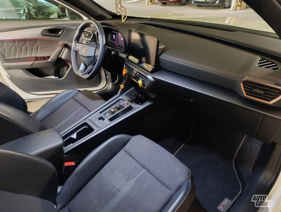 White Cupra Formentor 2024 in Vilnius, with an engine capacity of 1.50 L and mileage of 24 thousand km for 28000 €, photo 14 on AUTOMOTO.COM.LV