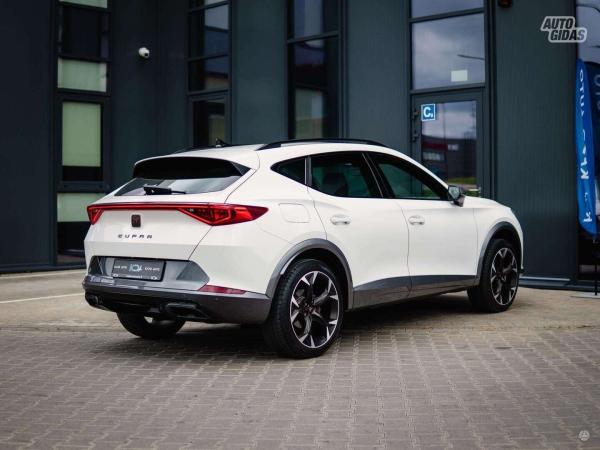 White Cupra Formentor 2024 in Marijampole, with an engine capacity of 1.50 L and mileage of 23 thousand km for 25750 €, photo 9 on AUTOMOTO.COM.LV