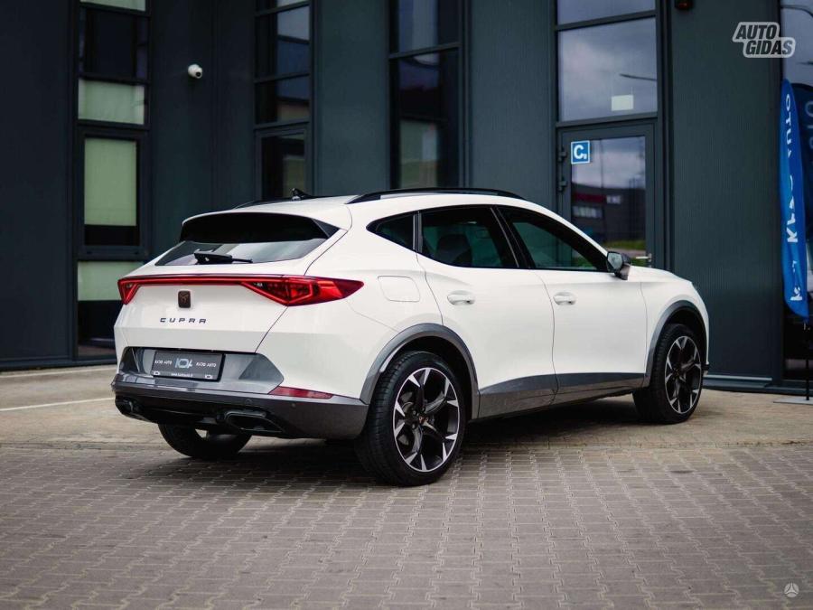 White Cupra Formentor 2024 in Marijampole, with an engine capacity of 1.50 L and mileage of 23 thousand km for 25750 €, photo 10 on AUTOMOTO.COM.LV