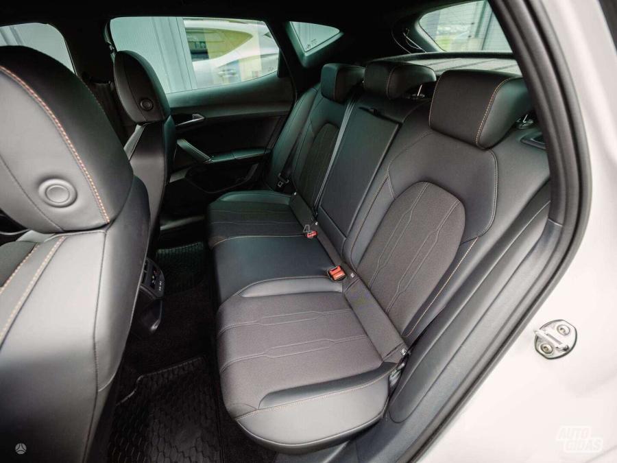 White Cupra Formentor 2024 in Marijampole, with an engine capacity of 1.50 L and mileage of 23 thousand km for 25750 €, photo 33 on AUTOMOTO.COM.LV