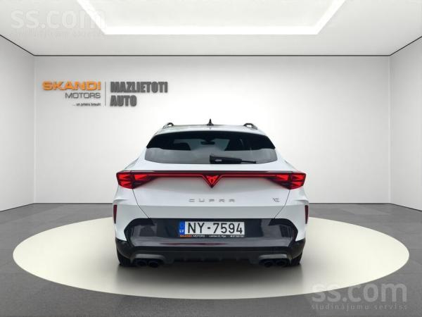 Белый Cupra Formentor 2024 в Рига, объемом двигателя 2.00 л и пробегом 12 тыс. км за 33990 €, фото 5 на AUTOMOTO.COM.LV