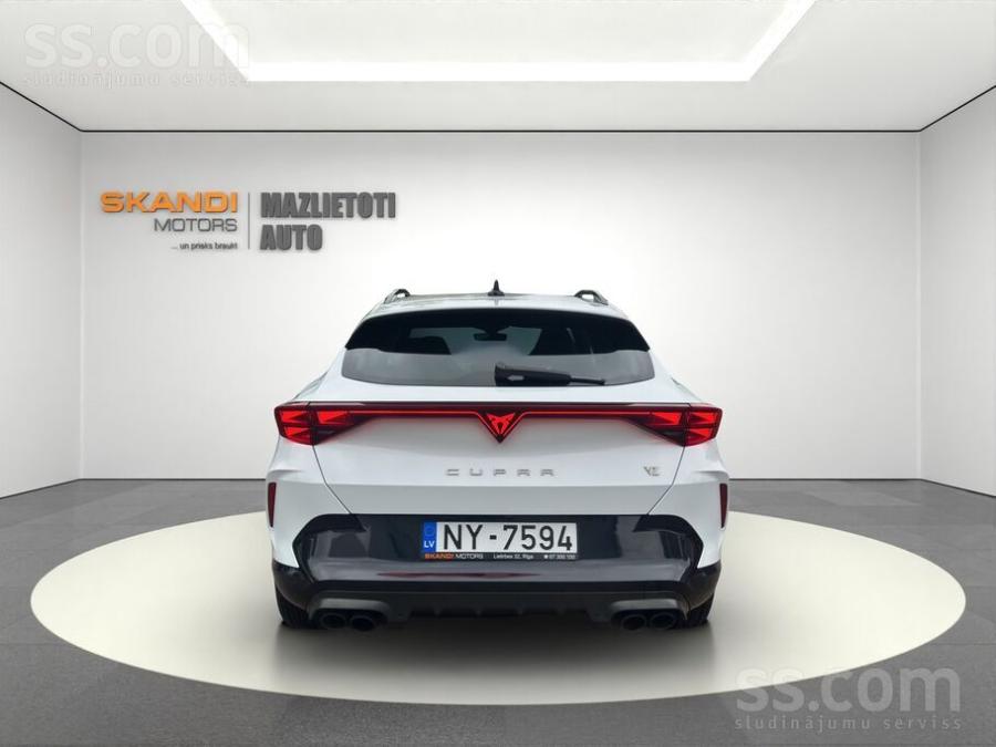 Balts Cupra Formentor 2024 Rīga, ar dzinēja tilpumu 2.00 L un nobraukumu 12 tūkst. km par 33990 €, foto 6 vietnē AUTOMOTO.COM.LV