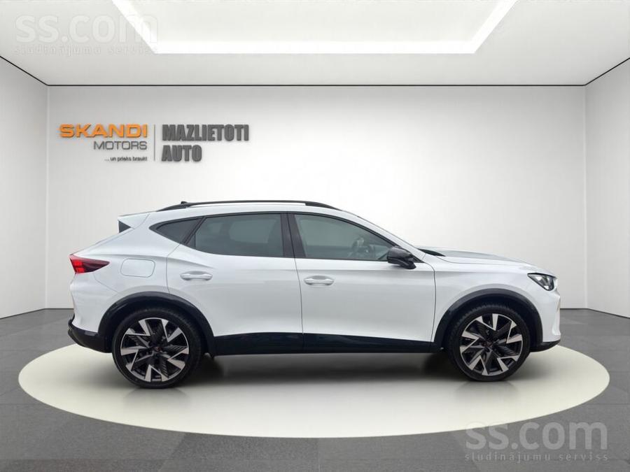 Balts Cupra Formentor 2024 Rīga, ar dzinēja tilpumu 2.00 L un nobraukumu 12 tūkst. km par 33990 €, foto 8 vietnē AUTOMOTO.COM.LV