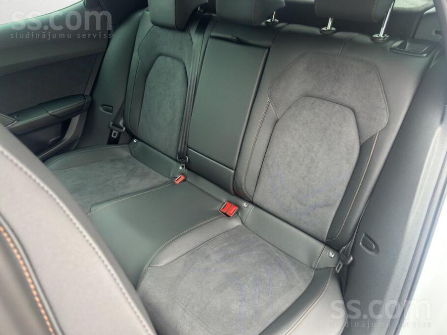 Balts Cupra Formentor 2024 Rīga, ar dzinēja tilpumu 2.00 L un nobraukumu 12 tūkst. km par 33990 €, foto 14 vietnē AUTOMOTO.COM.LV