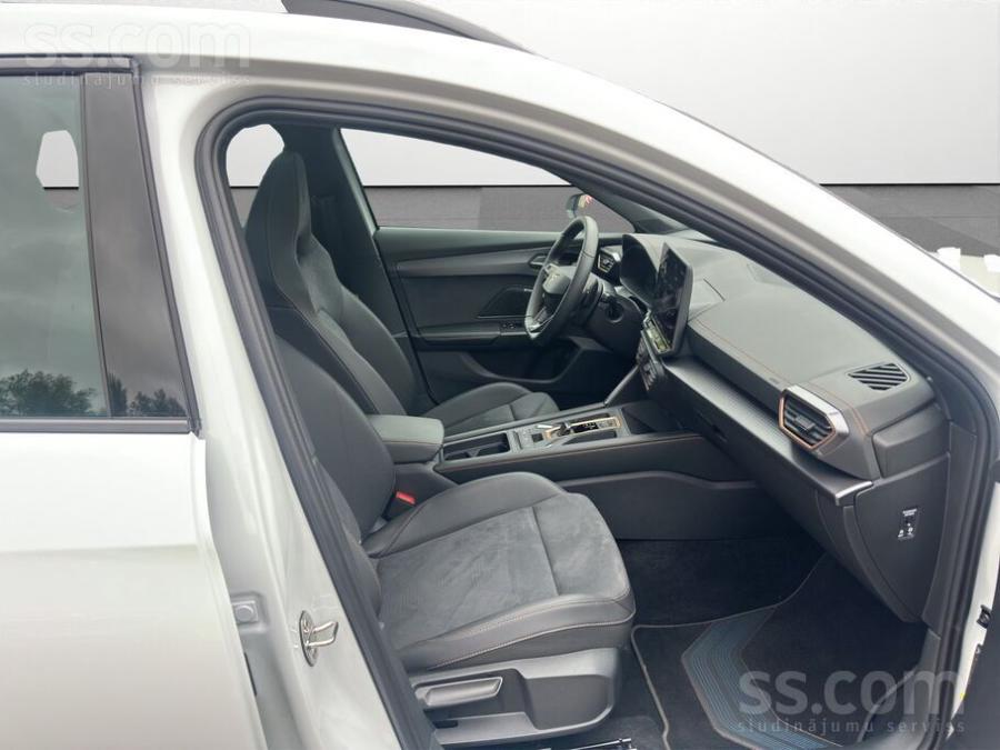 Balts Cupra Formentor 2024 Rīga, ar dzinēja tilpumu 2.00 L un nobraukumu 12 tūkst. km par 33990 €, foto 18 vietnē AUTOMOTO.COM.LV