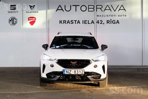 Белый Cupra Formentor 2024 в Рига, объемом двигателя 2.00 л и пробегом 45 тыс. км за 31490 €, фото 2 на AUTOMOTO.COM.LV