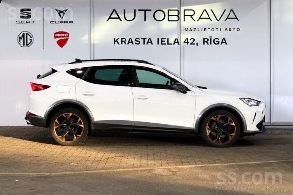 Белый Cupra Formentor 2024 в Рига, объемом двигателя 2.00 л и пробегом 45 тыс. км за 31490 €, фото 5 на AUTOMOTO.COM.LV