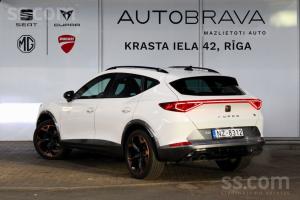 Balts Cupra Formentor 2024 Rīga, ar dzinēja tilpumu 2.00 L un nobraukumu 45 tūkst. km par 31490 €, foto 7 vietnē AUTOMOTO.COM.LV