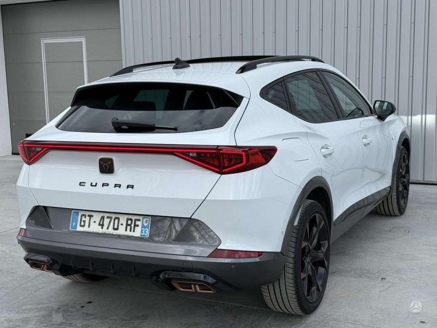 White Cupra Formentor 2024 in Kaunas, with an engine capacity of 1.40 L and mileage of 52 thousand km for 21300 €, photo 35 on AUTOMOTO.COM.LV