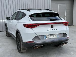 White Cupra Formentor 2024 in Kaunas, with an engine capacity of 1.40 L and mileage of 52 thousand km for 21300 €, photo 37 on AUTOMOTO.COM.LV