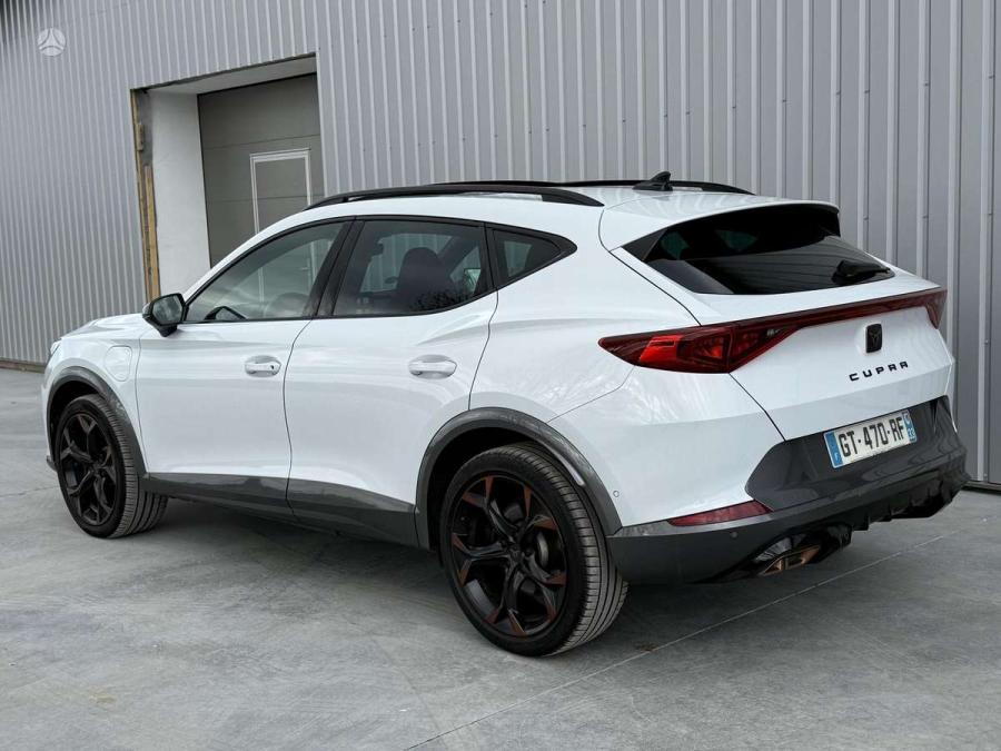 White Cupra Formentor 2024 in Kaunas, with an engine capacity of 1.40 L and mileage of 52 thousand km for 21300 €, photo 12 on AUTOMOTO.COM.LV