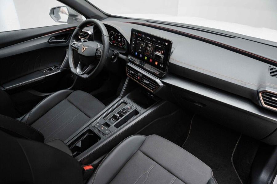 White Cupra Formentor 2024 in Peetri, with an engine capacity of 2.00 L and mileage of 154 thousand km for 24950 €, photo 11 on AUTOMOTO.COM.LV
