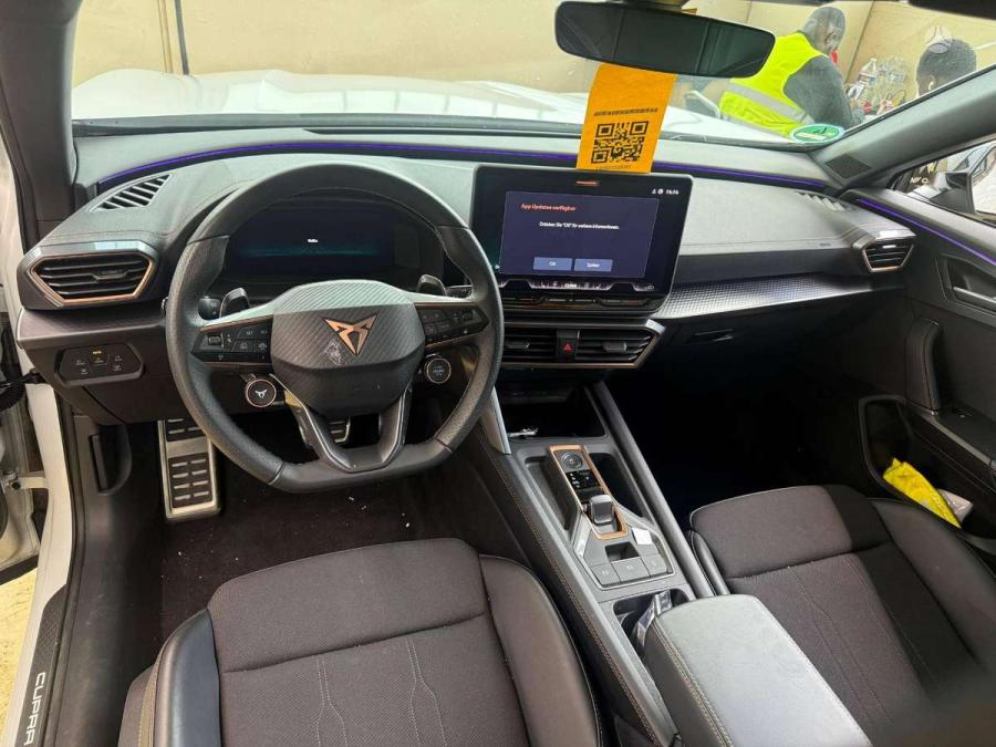 Balts Cupra Formentor 2025 Viļņa, ar dzinēja tilpumu 1.50 L un nobraukumu 20 tūkst. km par 36950 €, foto 5 vietnē AUTOMOTO.COM.LV