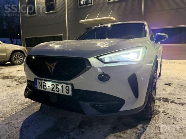 Белый Cupra Formentor 2021 в Рига, объемом двигателя 1.50 л и пробегом 173 тыс. км за 20350 €, фото 3 на AUTOMOTO.COM.LV