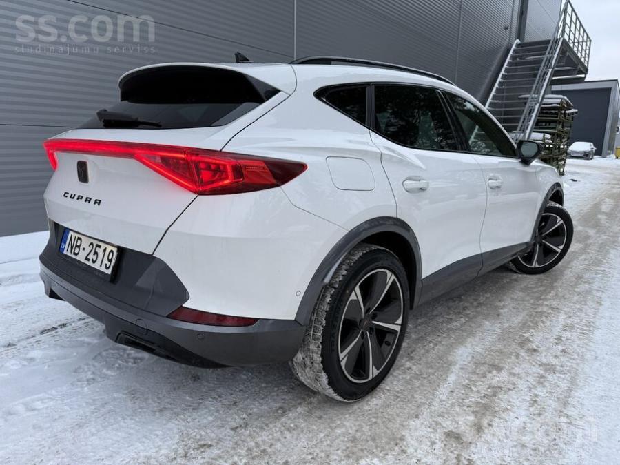 White Cupra Formentor 2021 in Riga, with an engine capacity of 1.50 L and mileage of 173 thousand km for 20350 €, photo 6 on AUTOMOTO.COM.LV