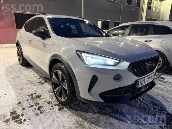 Белый Cupra Formentor 2021 в Рига, объемом двигателя 1.50 л и пробегом 173 тыс. км за 18950 €, фото 4 на AUTOMOTO.COM.LV