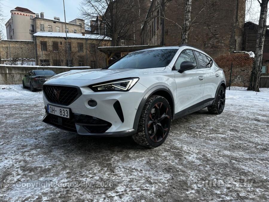 Белый Cupra Formentor 2022 в Рига, объемом двигателя 2.00 л и пробегом 81 тыс. км за 27000 €, фото 2 на AUTOMOTO.COM.LV