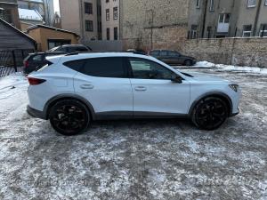 Белый Cupra Formentor 2022 в Рига, объемом двигателя 2.00 л и пробегом 81 тыс. км за 27000 €, фото 9 на AUTOMOTO.COM.LV