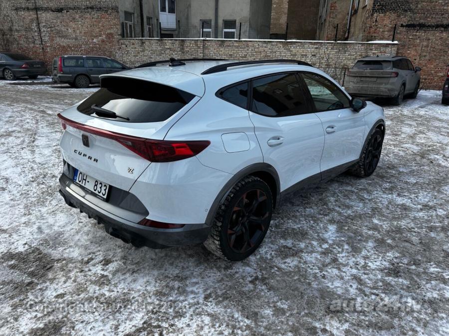 Белый Cupra Formentor 2022 в Рига, объемом двигателя 2.00 л и пробегом 81 тыс. км за 27000 €, фото 10 на AUTOMOTO.COM.LV