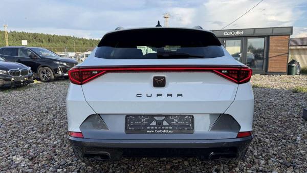 White Cupra Formentor 2023 in Vilnius, with an engine capacity of 1.50 L and mileage of 127 thousand km for 19239 €, photo 5 on AUTOMOTO.COM.LV