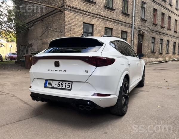 Cupra Formentor 2023 in Riga on AUTOMOTO.COM.LV White Cupra Formentor 2023 in Riga, with an engine capacity of 2.00 L and mileage of 50 thousand km for 29000 €, photo 5 on AUTOMOTO.COM.LV