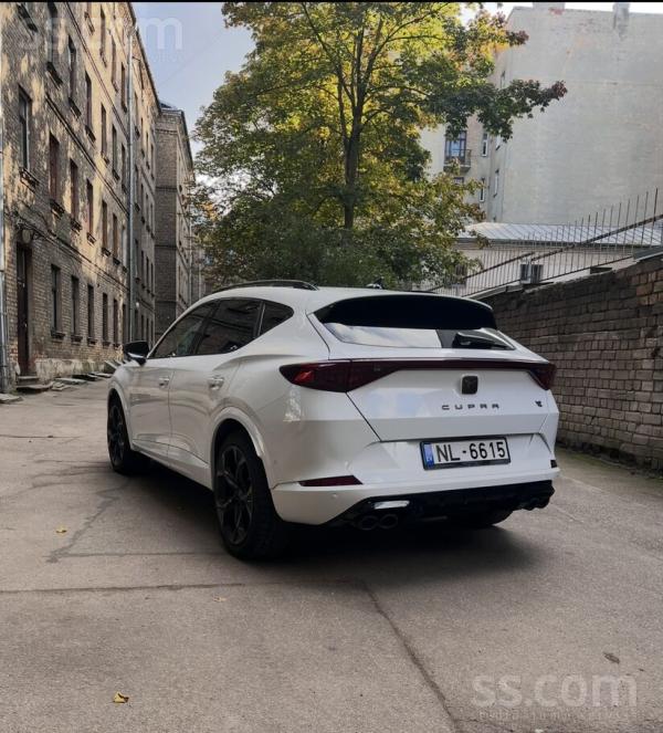 Cupra Formentor 2023 in Riga on AUTOMOTO.COM.LV White Cupra Formentor 2023 in Riga, with an engine capacity of 2.00 L and mileage of 50 thousand km for 29000 €, photo 6 on AUTOMOTO.COM.LV