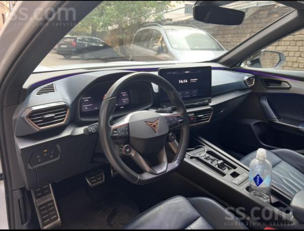 Cupra Formentor 2023 in Riga on AUTOMOTO.COM.LV White Cupra Formentor 2023 in Riga, with an engine capacity of 2.00 L and mileage of 50 thousand km for 29000 €, photo 7 on AUTOMOTO.COM.LV