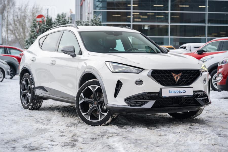 Белый Cupra Formentor 2024 в Рига, объемом двигателя 1.50 л и пробегом 36 тыс. км за 23990 €, фото 3 на AUTOMOTO.COM.LV