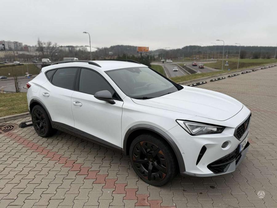 Balts Cupra Formentor 2022 Širvintos, ar dzinēja tilpumu 1.98 L un nobraukumu 73 tūkst. km par 23000 €, foto 6 vietnē AUTOMOTO.COM.LV
