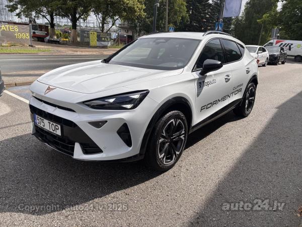 Белый Cupra Formentor 2026 в Тарту, объемом двигателя 1.50 л и пробегом 5 тыс. км за 34900 €, фото 1 на AUTOMOTO.COM.LV