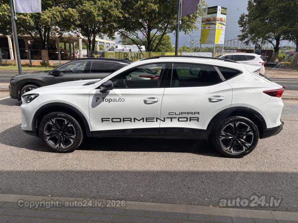 White Cupra Formentor 2026 in Tartu, with an engine capacity of 1.50 L and mileage of 5 thousand km for 34900 €, photo 7 on AUTOMOTO.COM.LV
