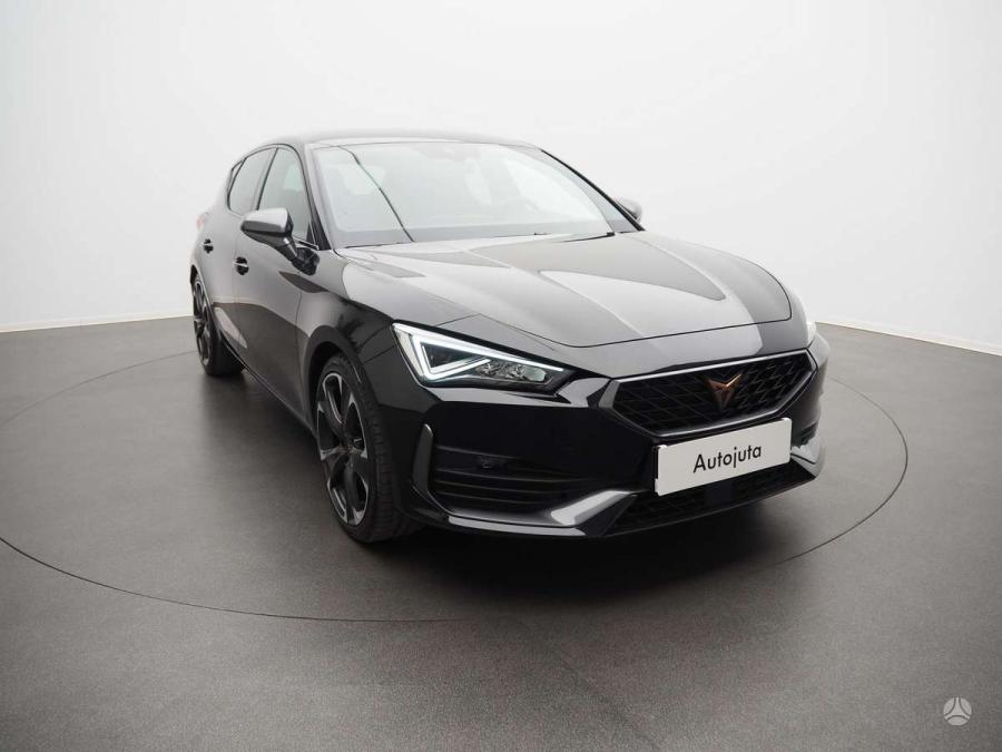 Black Cupra Leon 2021 in Vilnius, with an engine capacity of 1.40 L and mileage of 26 thousand km for 22100 €, photo 4 on AUTOMOTO.COM.LV