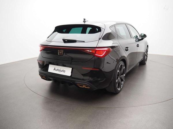 Black Cupra Leon 2021 in Vilnius, with an engine capacity of 1.40 L and mileage of 26 thousand km for 22100 €, photo 4 on AUTOMOTO.COM.LV