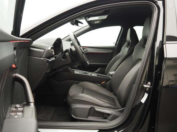 Black Cupra Leon 2021 in Vilnius, with an engine capacity of 1.40 L and mileage of 26 thousand km for 22100 €, photo 8 on AUTOMOTO.COM.LV