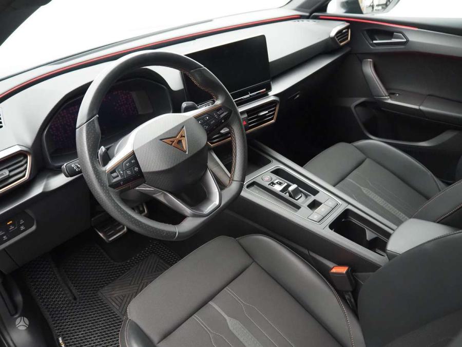 Black Cupra Leon 2021 in Vilnius, with an engine capacity of 1.40 L and mileage of 26 thousand km for 22100 €, photo 10 on AUTOMOTO.COM.LV