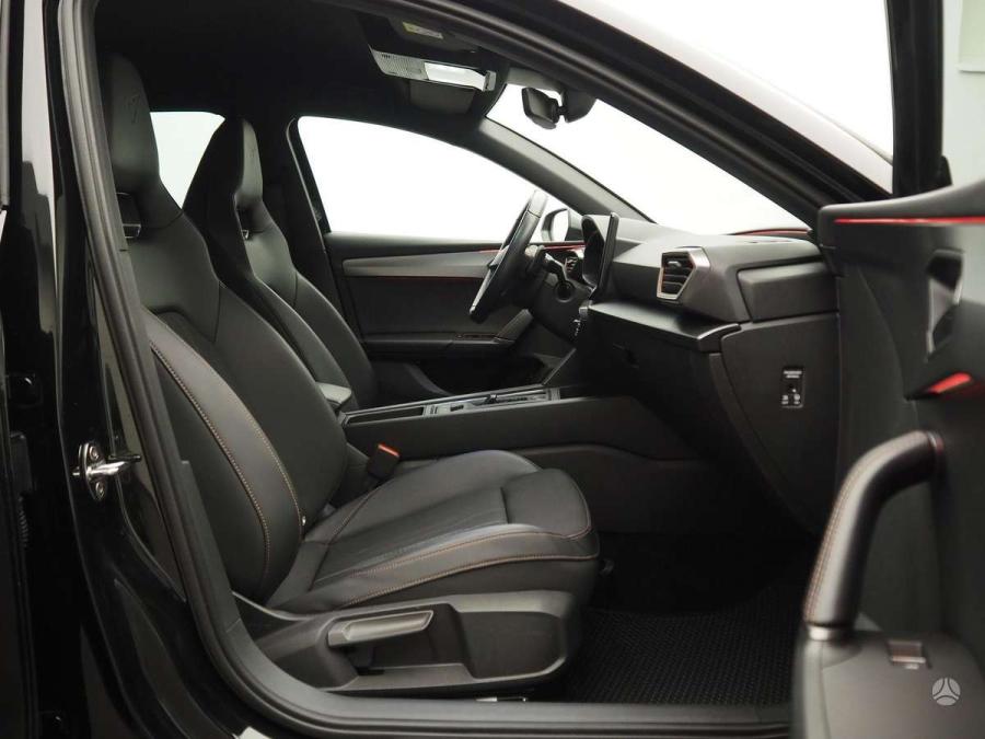 Black Cupra Leon 2021 in Vilnius, with an engine capacity of 1.40 L and mileage of 26 thousand km for 22100 €, photo 12 on AUTOMOTO.COM.LV