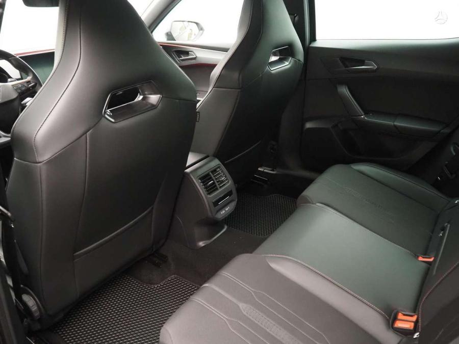 Black Cupra Leon 2021 in Vilnius, with an engine capacity of 1.40 L and mileage of 26 thousand km for 22100 €, photo 19 on AUTOMOTO.COM.LV