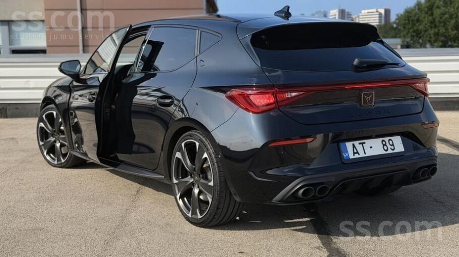 Черный Cupra Leon 2022 в Рига, объемом двигателя 2.00 л и пробегом 45 тыс. км за 23900 €, фото 3 на AUTOMOTO.COM.LV