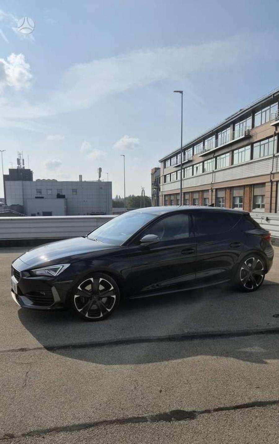 Черный Cupra Leon 2022 в Рига, объемом двигателя 1.98 л и пробегом 45 тыс. км за 22900 €, фото 4 на AUTOMOTO.COM.LV