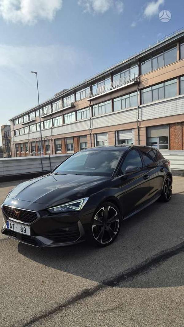 Black Cupra Leon 2022 in Riga, with an engine capacity of 1.98 L and mileage of 45 thousand km for 22900 €, photo 3 on AUTOMOTO.COM.LV