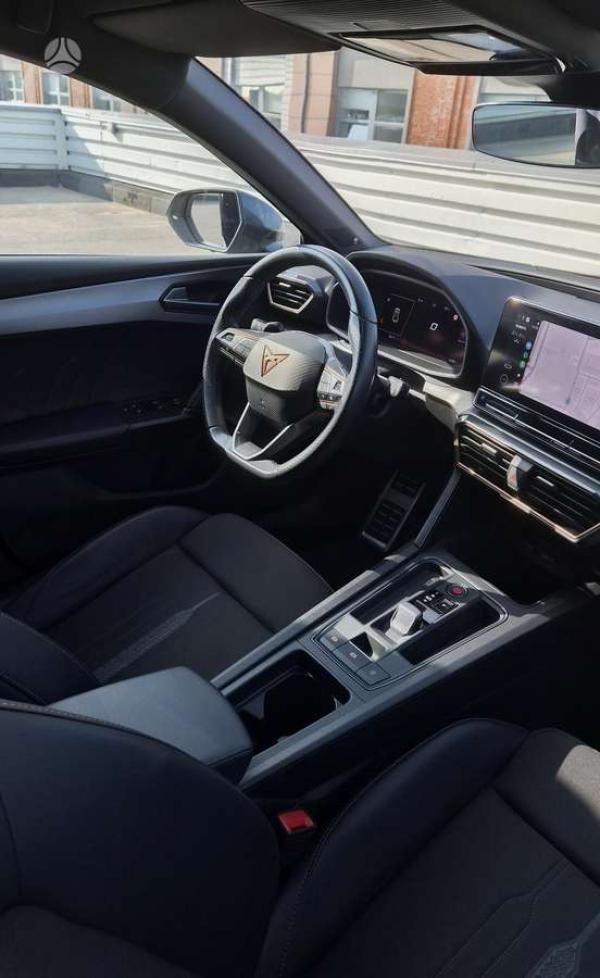 Black Cupra Leon 2022 in Riga, with an engine capacity of 1.98 L and mileage of 45 thousand km for 22900 €, photo 10 on AUTOMOTO.COM.LV