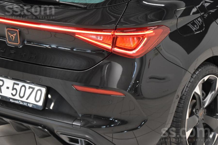 Melns Cupra Leon 2023 Rīga, ar dzinēja tilpumu 1.50 L un nobraukumu 28 tūkst. km par 20990 €, foto 10 vietnē AUTOMOTO.COM.LV