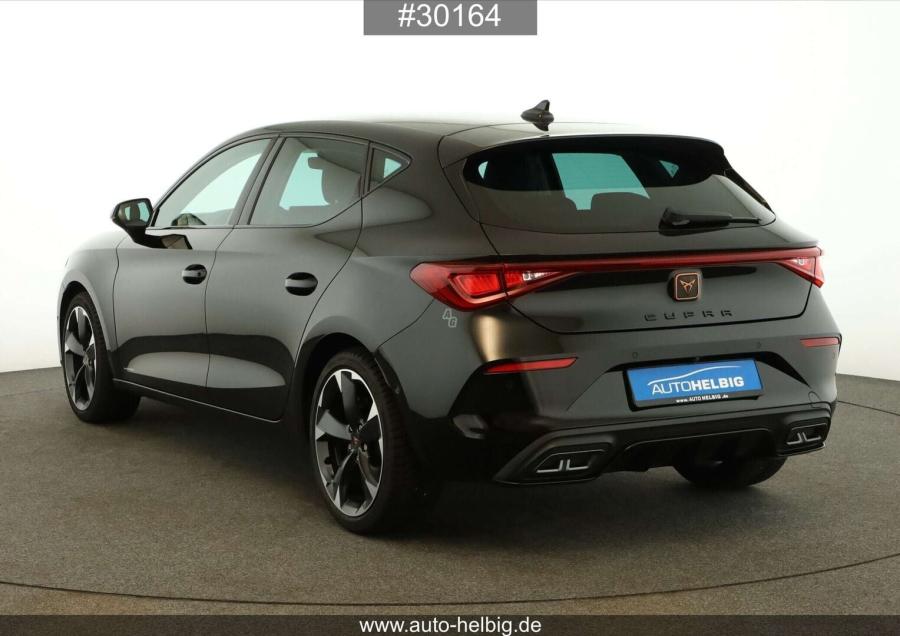 Черный Cupra Leon 2024 в Каунас, объемом двигателя 1.50 л и пробегом 17 тыс. км за 27540 €, фото 3 на AUTOMOTO.COM.LV