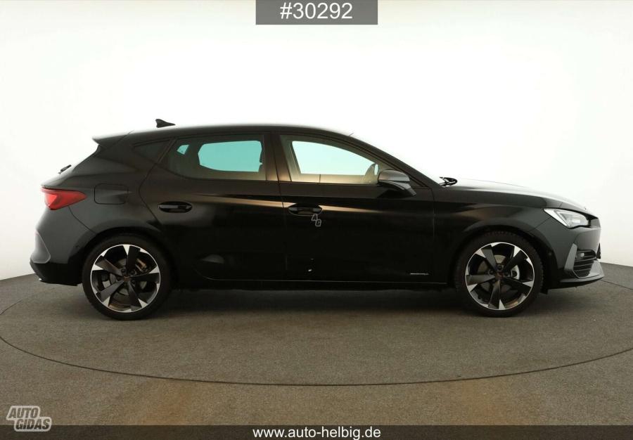 Black Cupra Leon 2024 in Kaunas, with an engine capacity of 1.50 L and mileage of 12 thousand km for 27437 €, photo 6 on AUTOMOTO.COM.LV