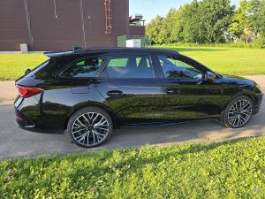 Черный Cupra Leon 2020 в Мажейкяй, объемом двигателя 1.40 л и пробегом 109 тыс. км за 18000 €, фото 4 на AUTOMOTO.COM.LV