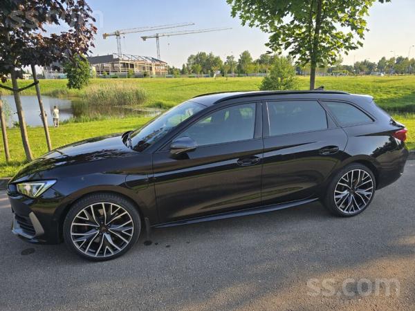 Black Cupra Leon 2020 in Telschi, with an engine capacity of 1.40 L and mileage of 109 thousand km for 17500 €, photo 4 on AUTOMOTO.COM.LV