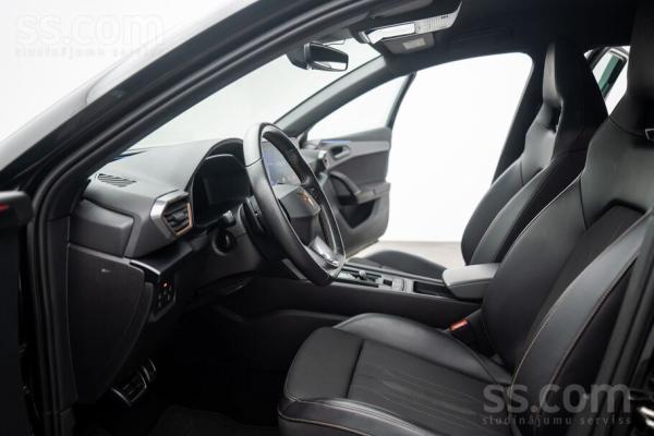 Black Cupra Leon 2021 in Tallinn, with an engine capacity of 1.40 L and mileage of 70 thousand km for 19999 €, photo 10 on AUTOMOTO.COM.LV